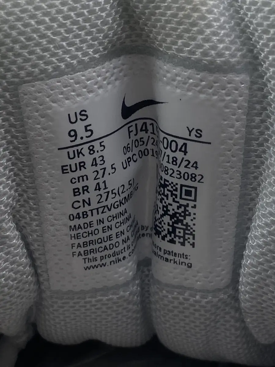 102678 - Nike Zoom Vomero 5 Metallic Silver Black | Item Details ...