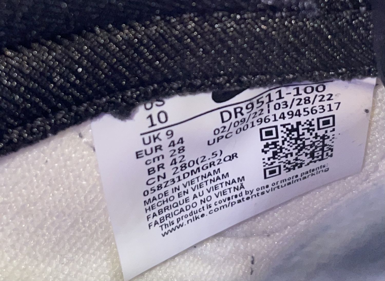 18014 - Nike Dunk Low SE World Champs Black White | Item Details ...