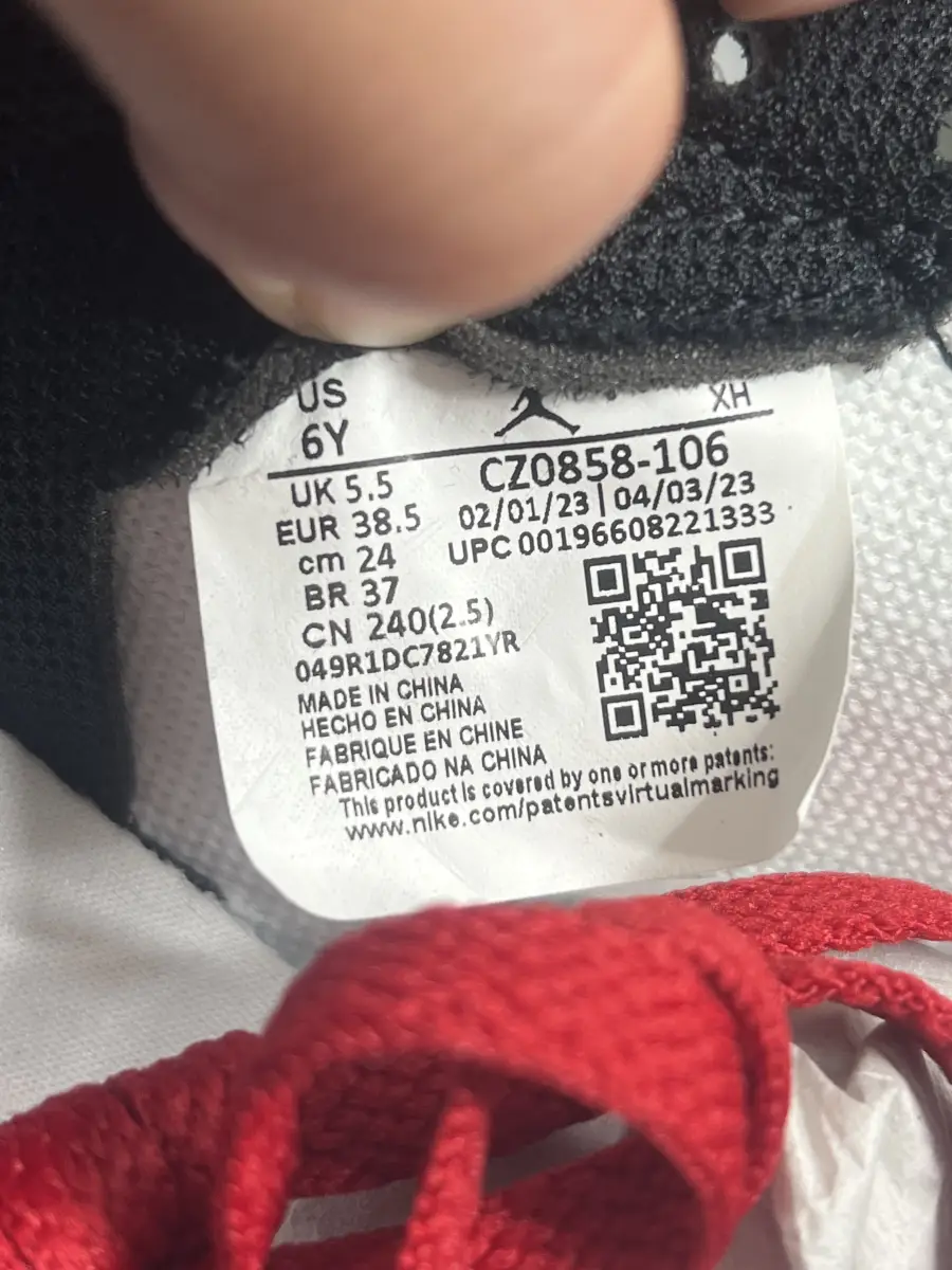 69621 - Jordan 1 Retro Low OG Black Toe (2023) (GS) | Item Details ...