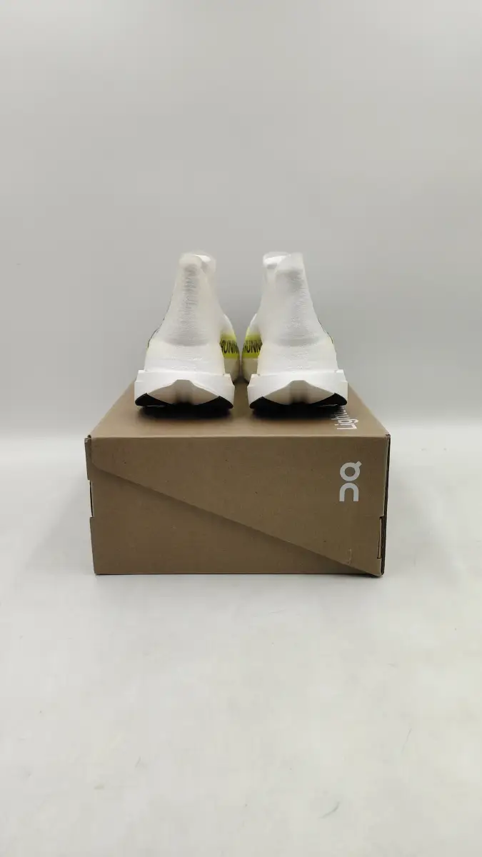 85485 - On Running Cloudboom Strike LS White Lime | Item Details ...